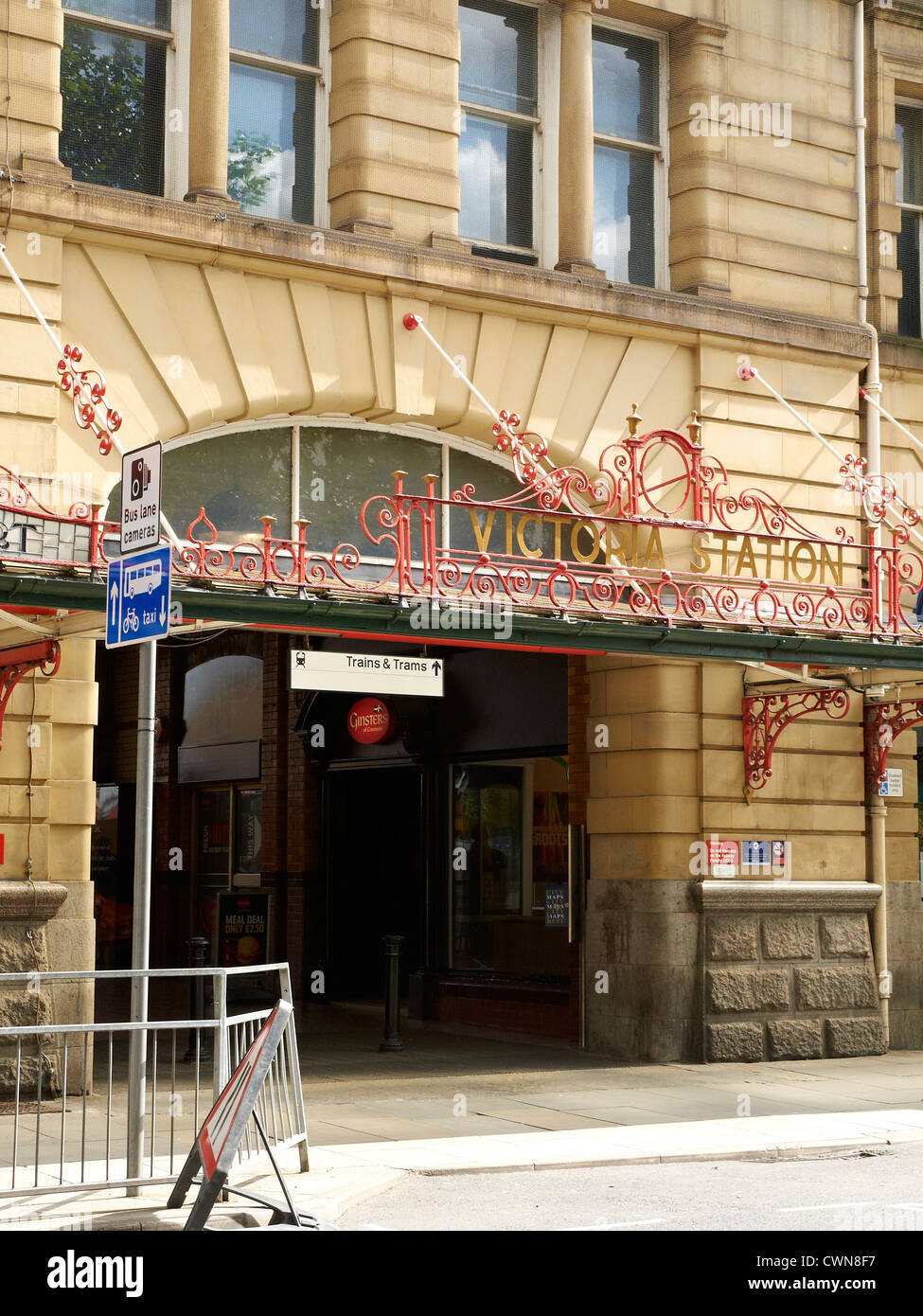 Victoria station architecture hi-res stock photography and images - Alamy