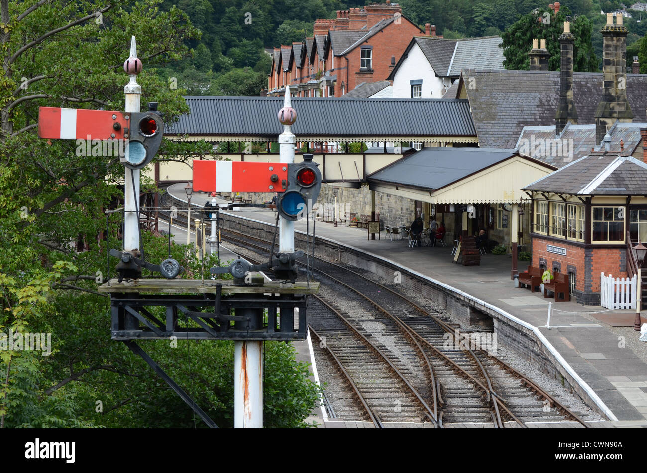 Train in rural setting hi-res stock photography and images - Alamy