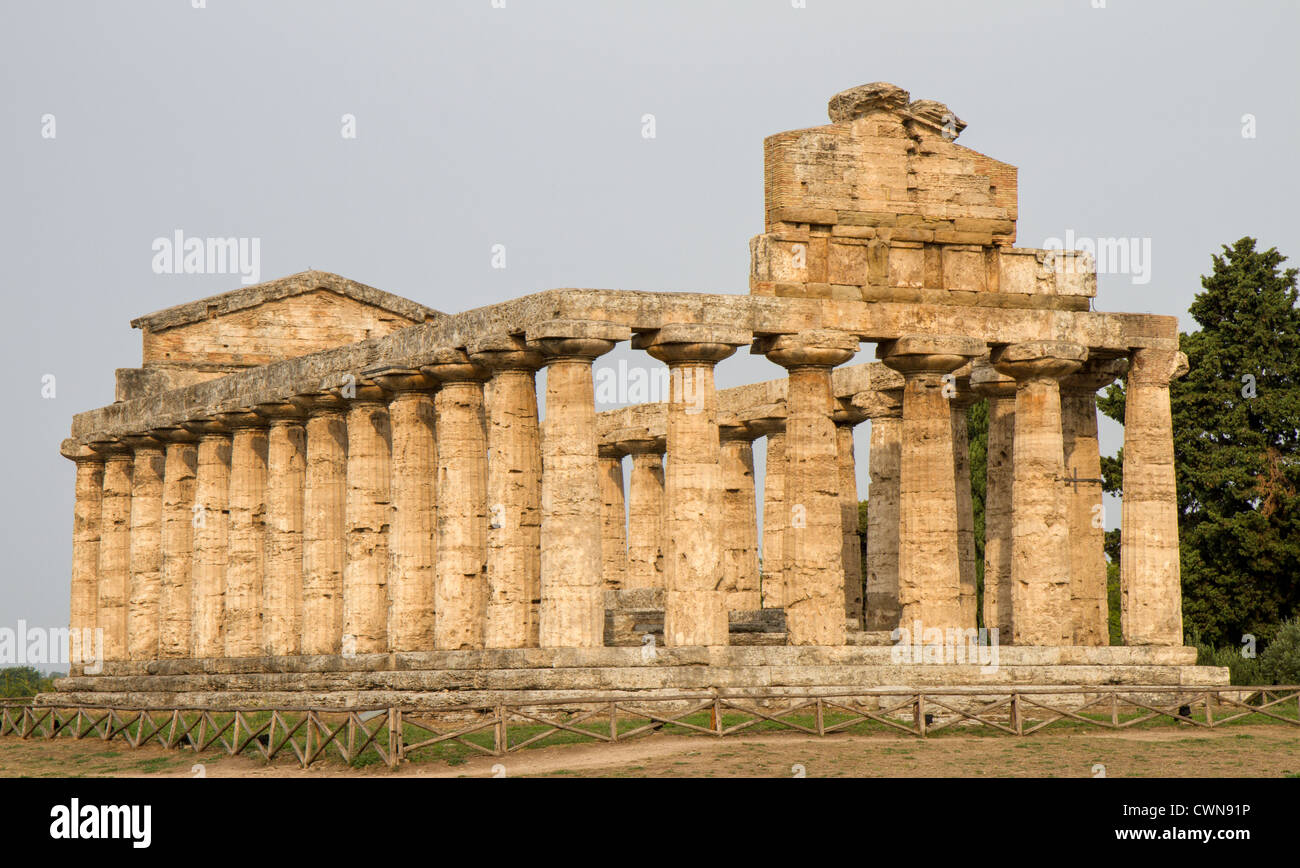 Paestum italy temple hi-res stock photography and images - Alamy