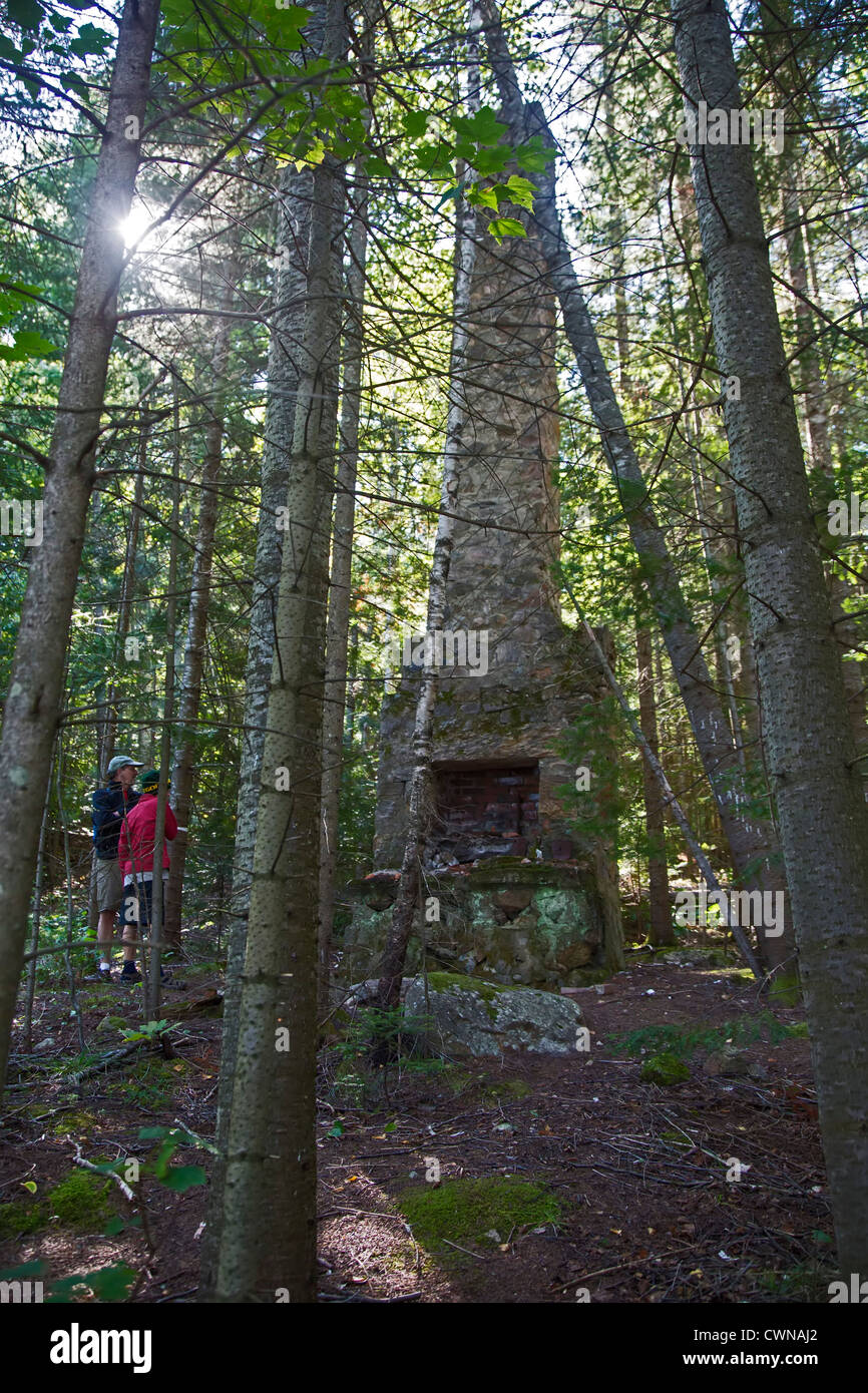 Ruin ruins fireplace hi-res stock photography and images - Alamy