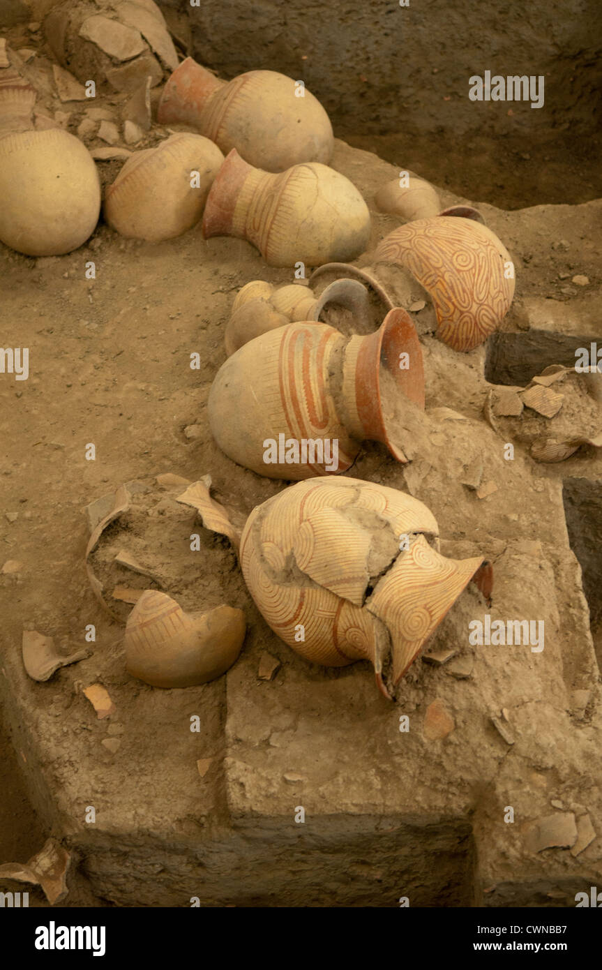 Archaeology pottery ceramic hi-res stock photography and images - Alamy