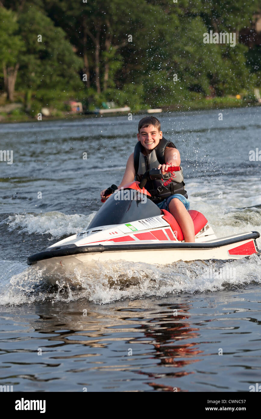 Water ski activity hi-res stock photography and images - Alamy