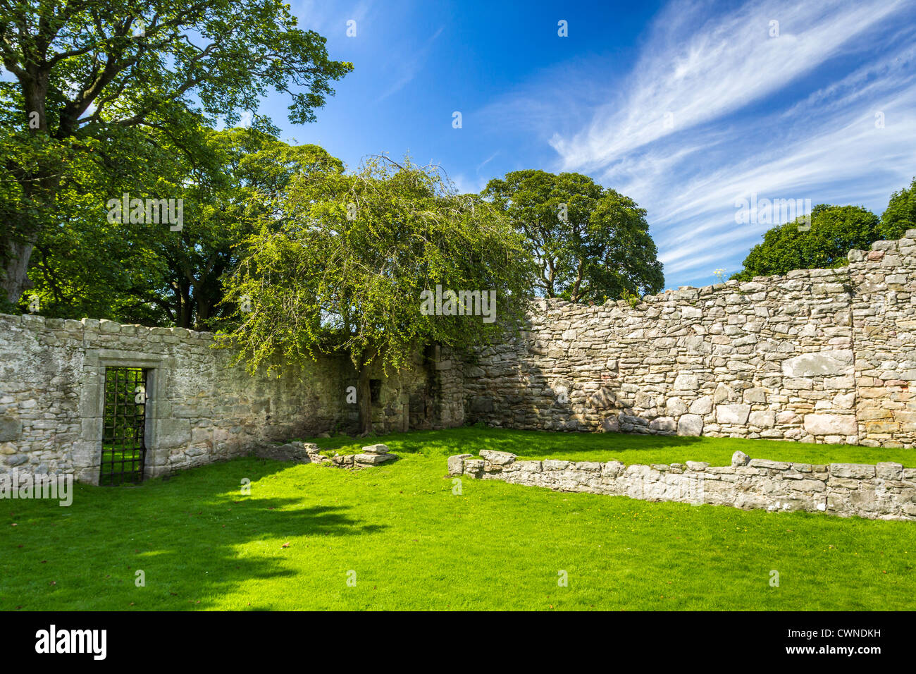 Medieval wall in a park in Scotland Stock Photo - Alamy