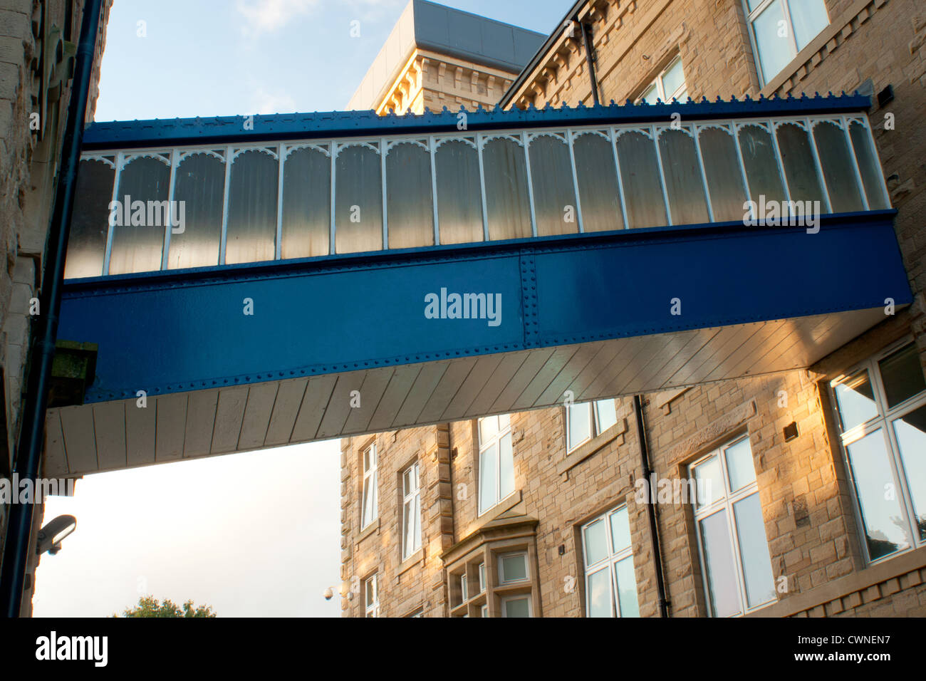 Connecting two buildings hi-res stock photography and images - Alamy
