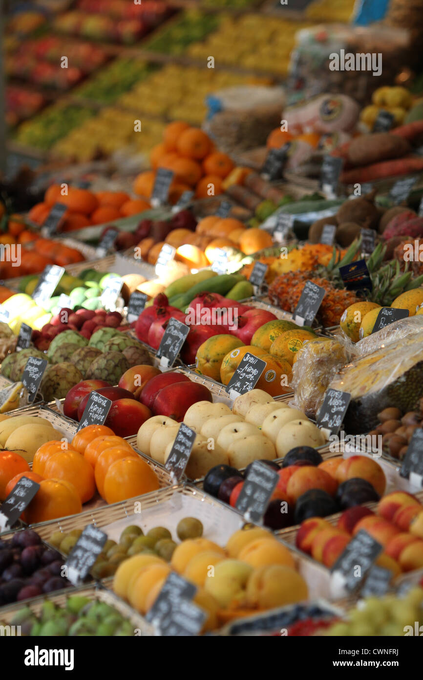 Fruits on a market Stock Photo - Alamy