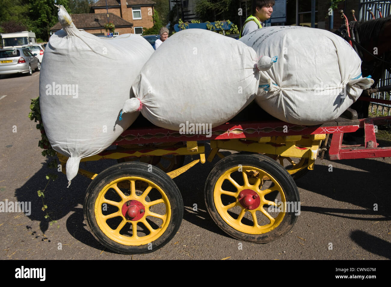Hop sack hi-res stock photography and images - Alamy
