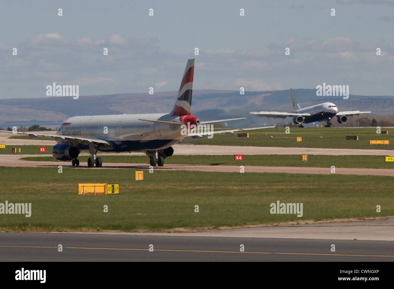 plane movements at manchester airport Stock Photo - Alamy