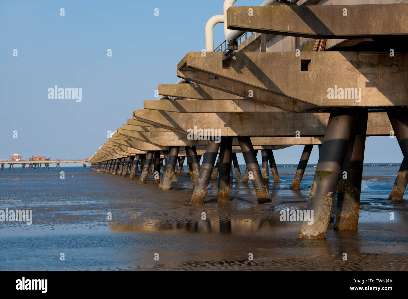 Pipeline jetty hi-res stock photography and images - Alamy