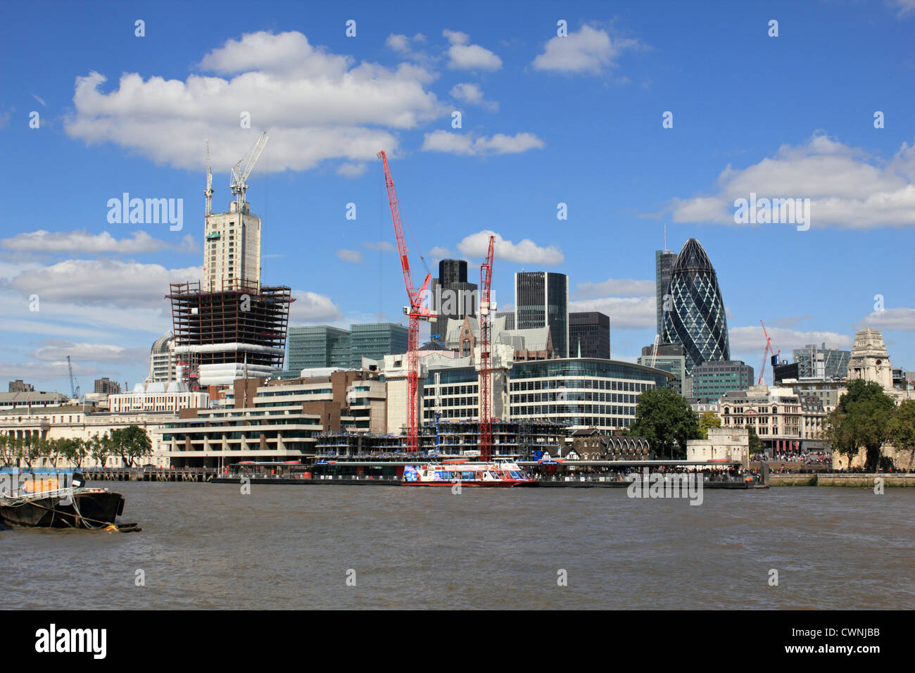 London skyline under construction hi-res stock photography and images ...