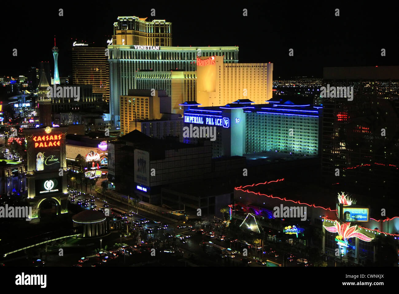 Las vegas night skyline hi-res stock photography and images - Alamy