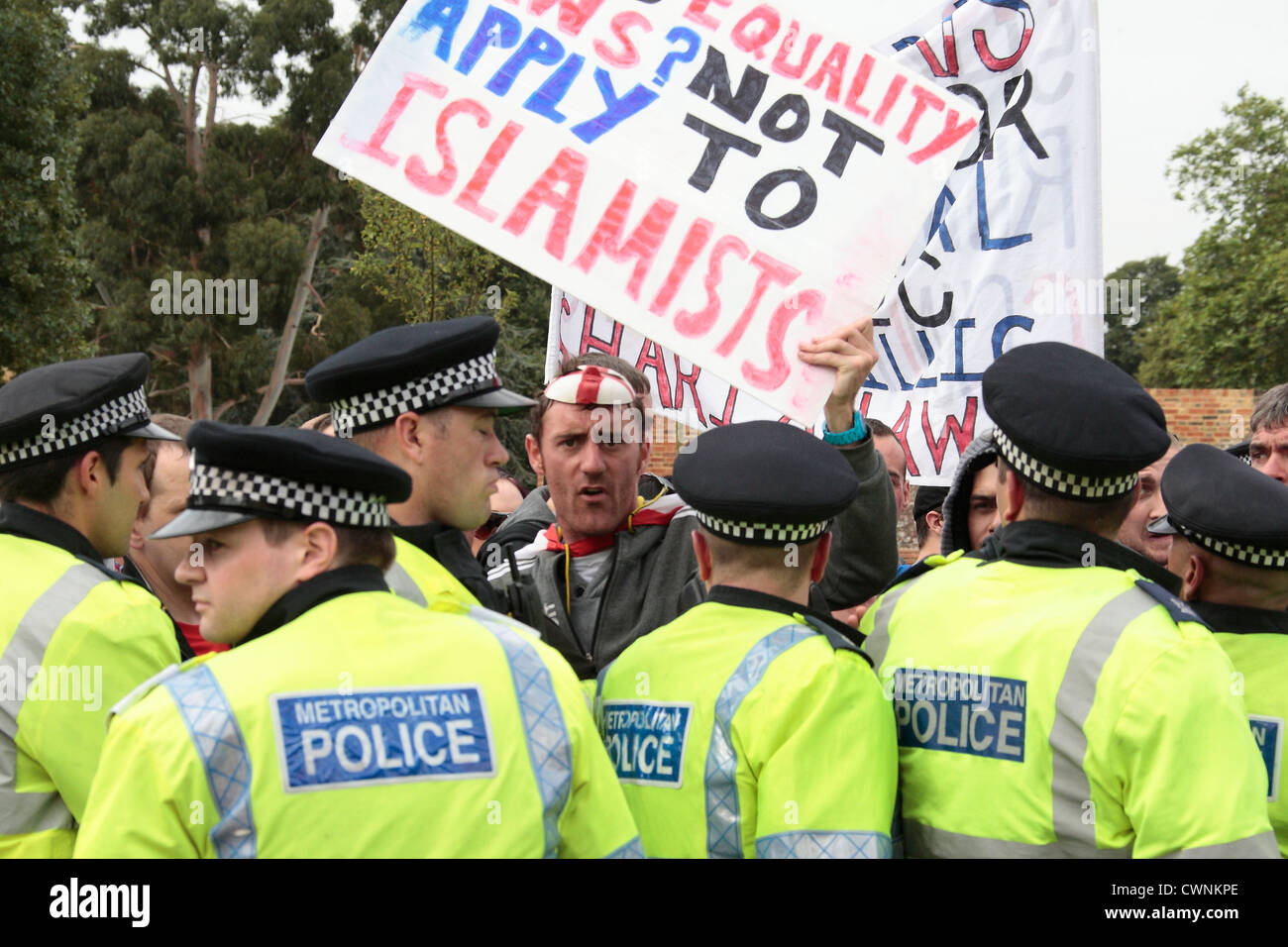 EDL supporters at a Rally in Walthamstow Stock Photo - Alamy