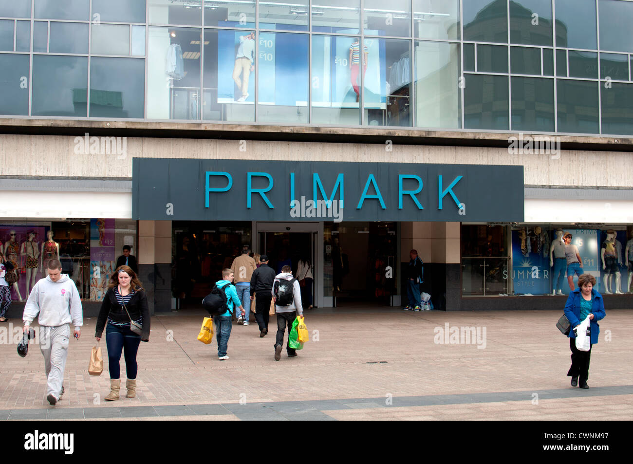 Primark shopping center hi-res stock photography and images - Alamy