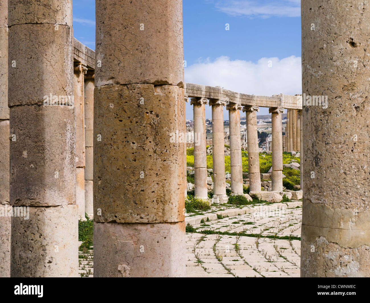 Colonade hi-res stock photography and images - Alamy
