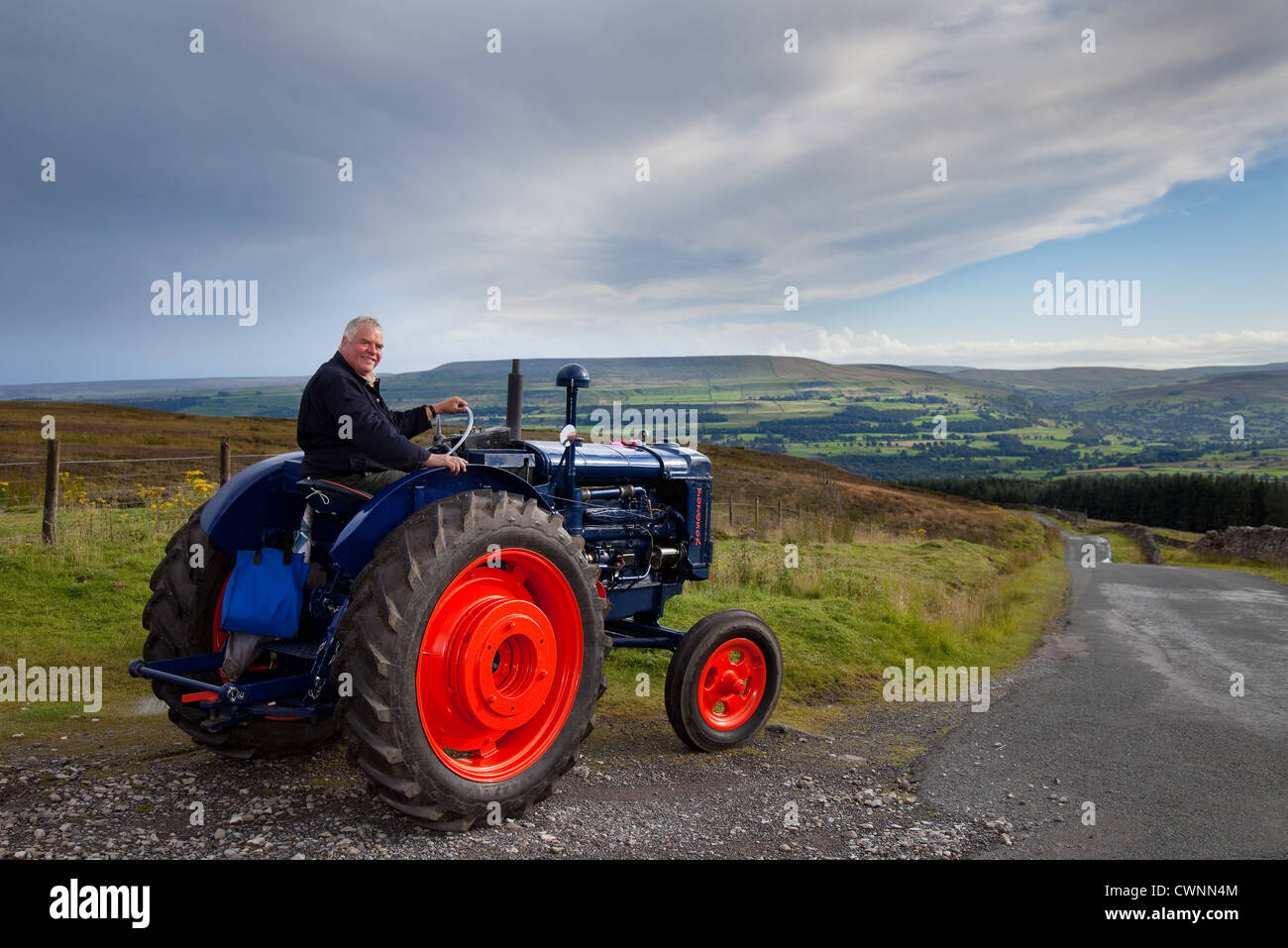 Steve Cockerill with 1951 50s Fordson Major E27N with original Perkins ...