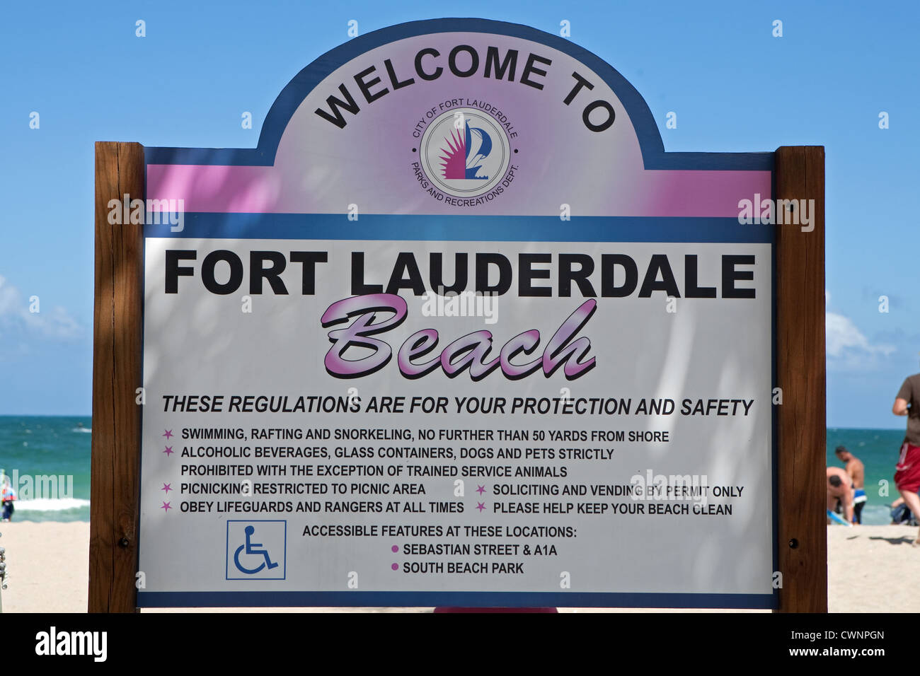 Welcome to fort lauderdale beach sign hi-res stock photography and ...