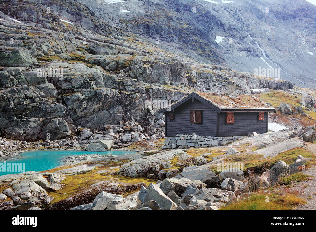 Norway house mountain hi-res stock photography and images - Alamy