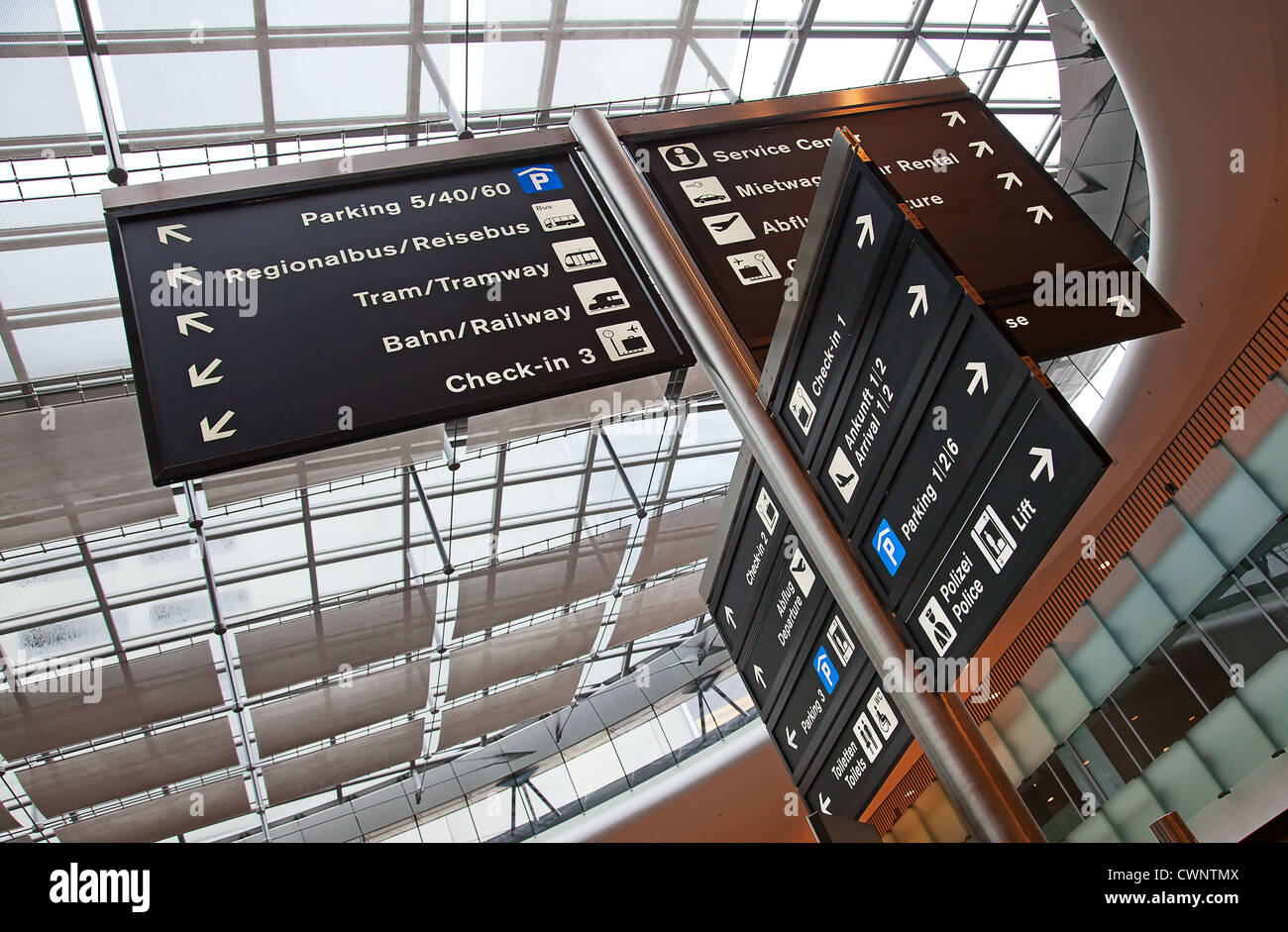 Taxiway Signs High Resolution Stock Photography and Images - Alamy