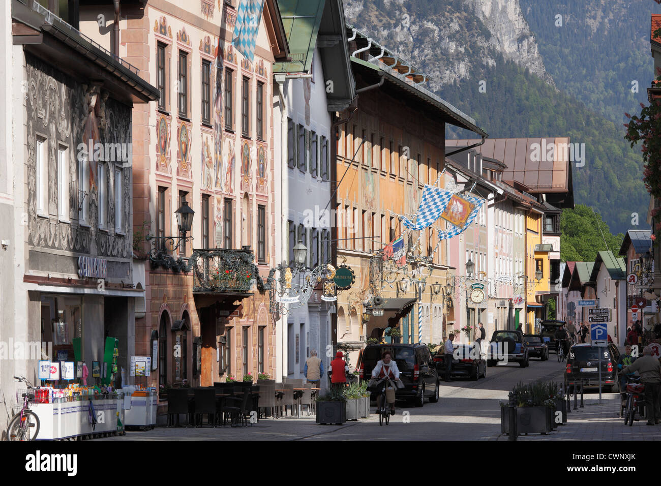 German people street hi-res stock photography and images - Alamy
