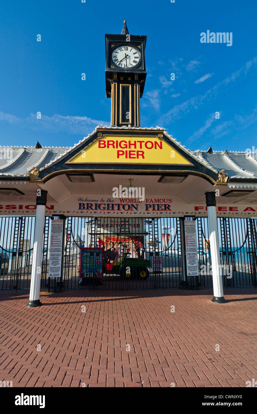Entrance brighton pier hi-res stock photography and images - Alamy