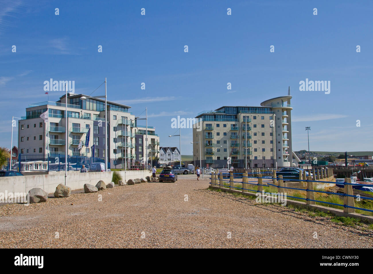 Apartment blocks hi-res stock photography and images - Alamy