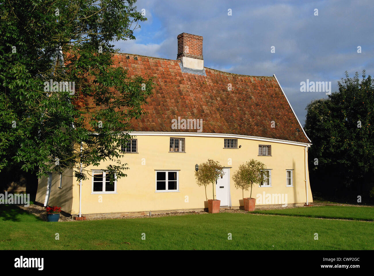 Cob house made of straw hi-res stock photography and images - Alamy