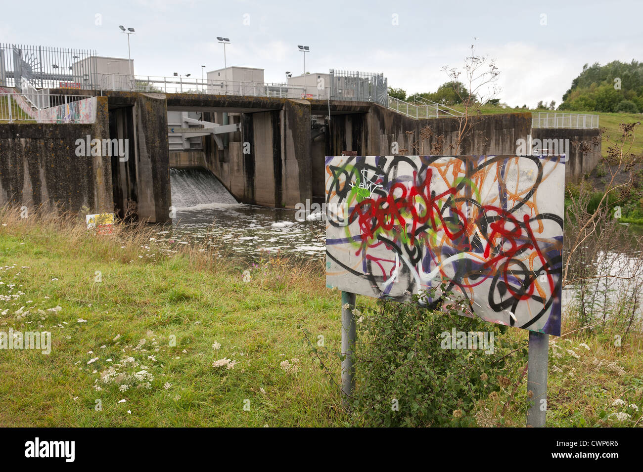 Leigh flood barrier on River Medway slightly overcast Stock Photo - Alamy