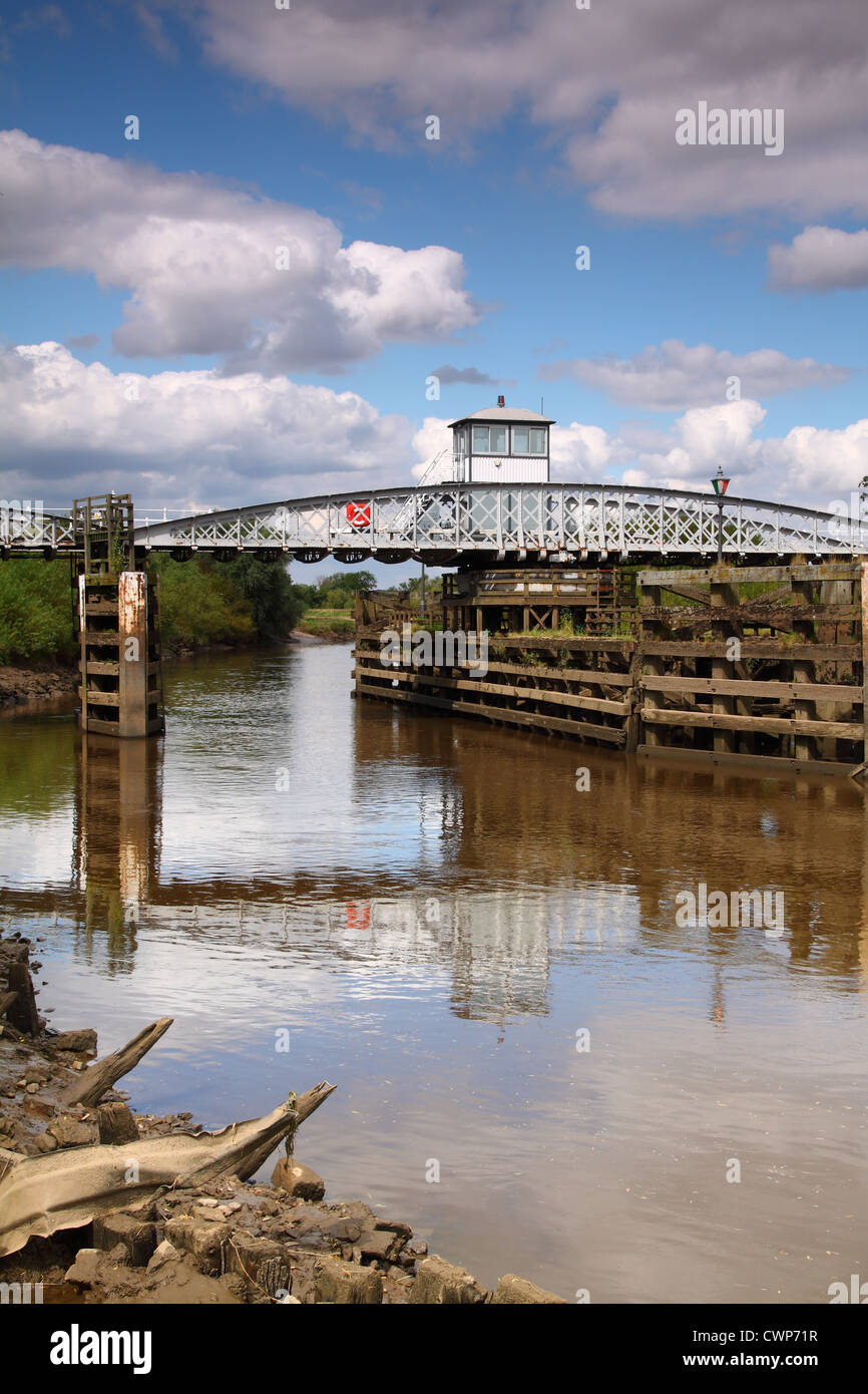 Cawood bridge hi-res stock photography and images - Alamy