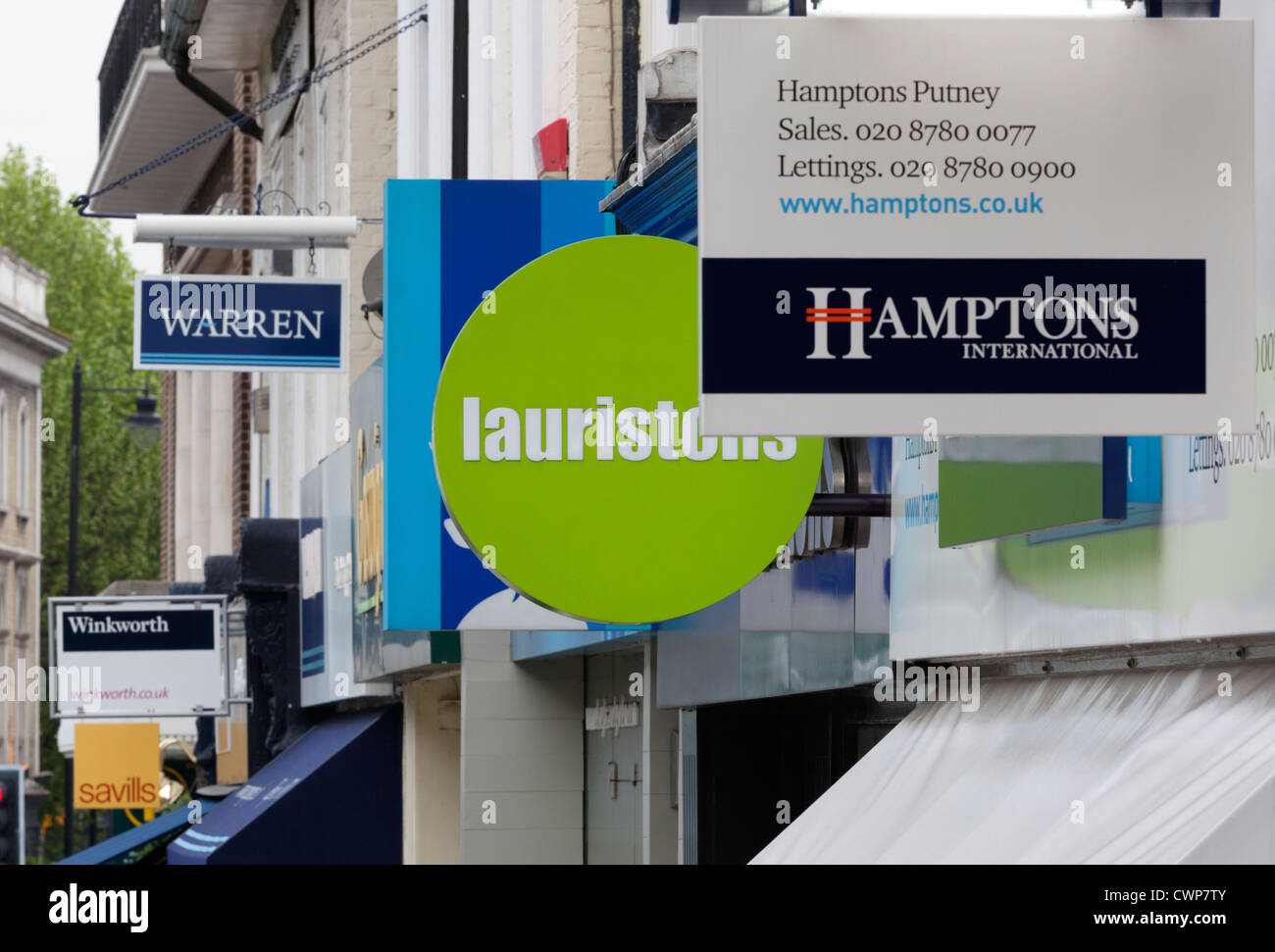 Estate agents signs hi-res stock photography and images - Alamy