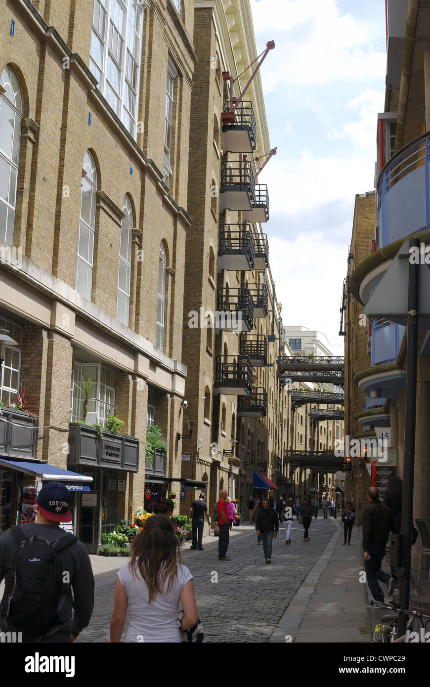London Cobblestone Street England High Resolution Stock Photography and ...