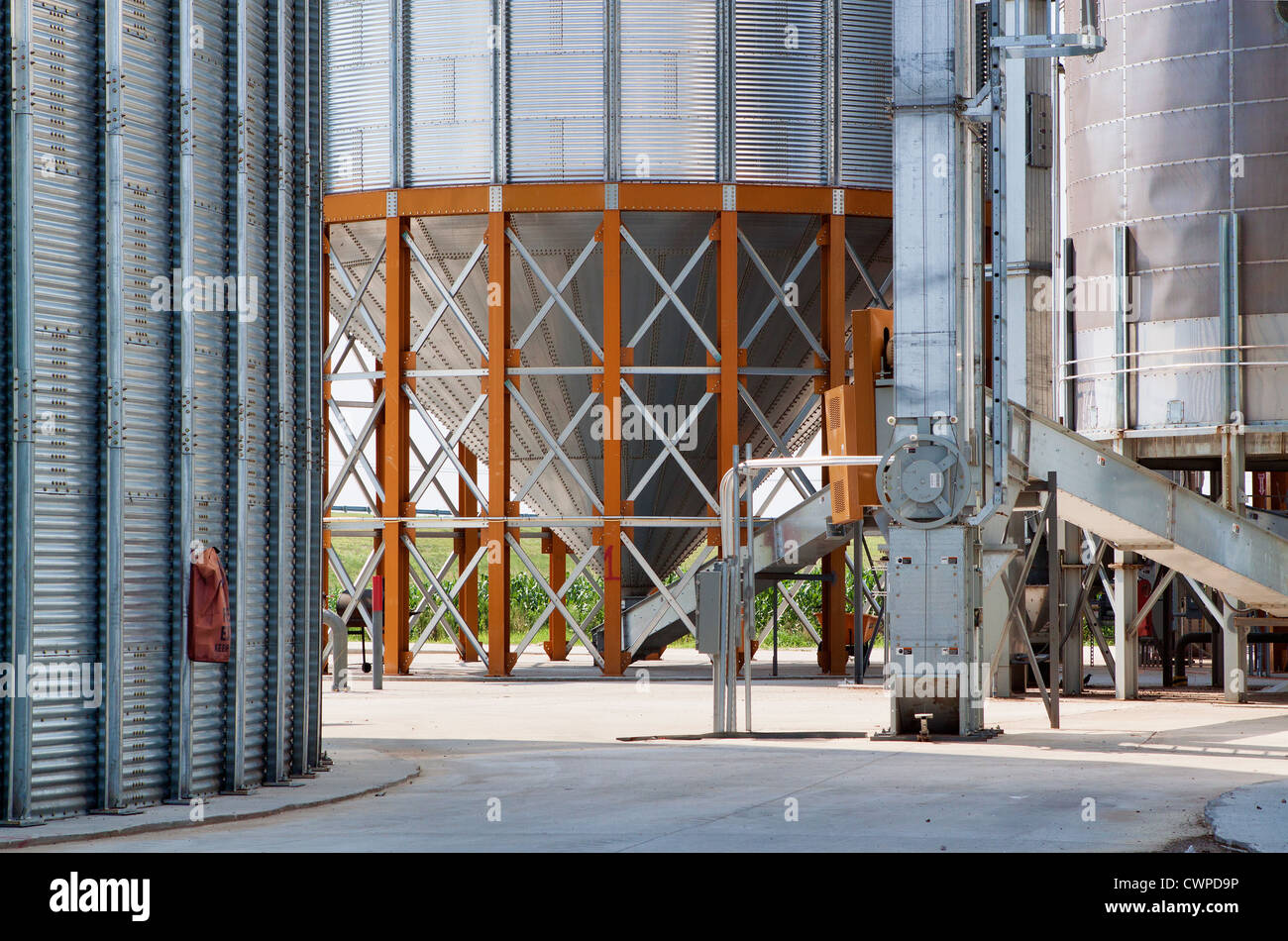 Detail of the supporting structure for two grain elevators in the ...