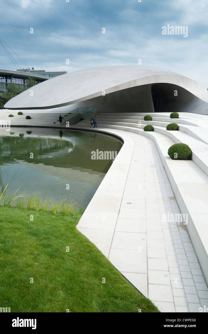 New ultra modern Porsche Paviliion at Autostadt or Auto City in ...