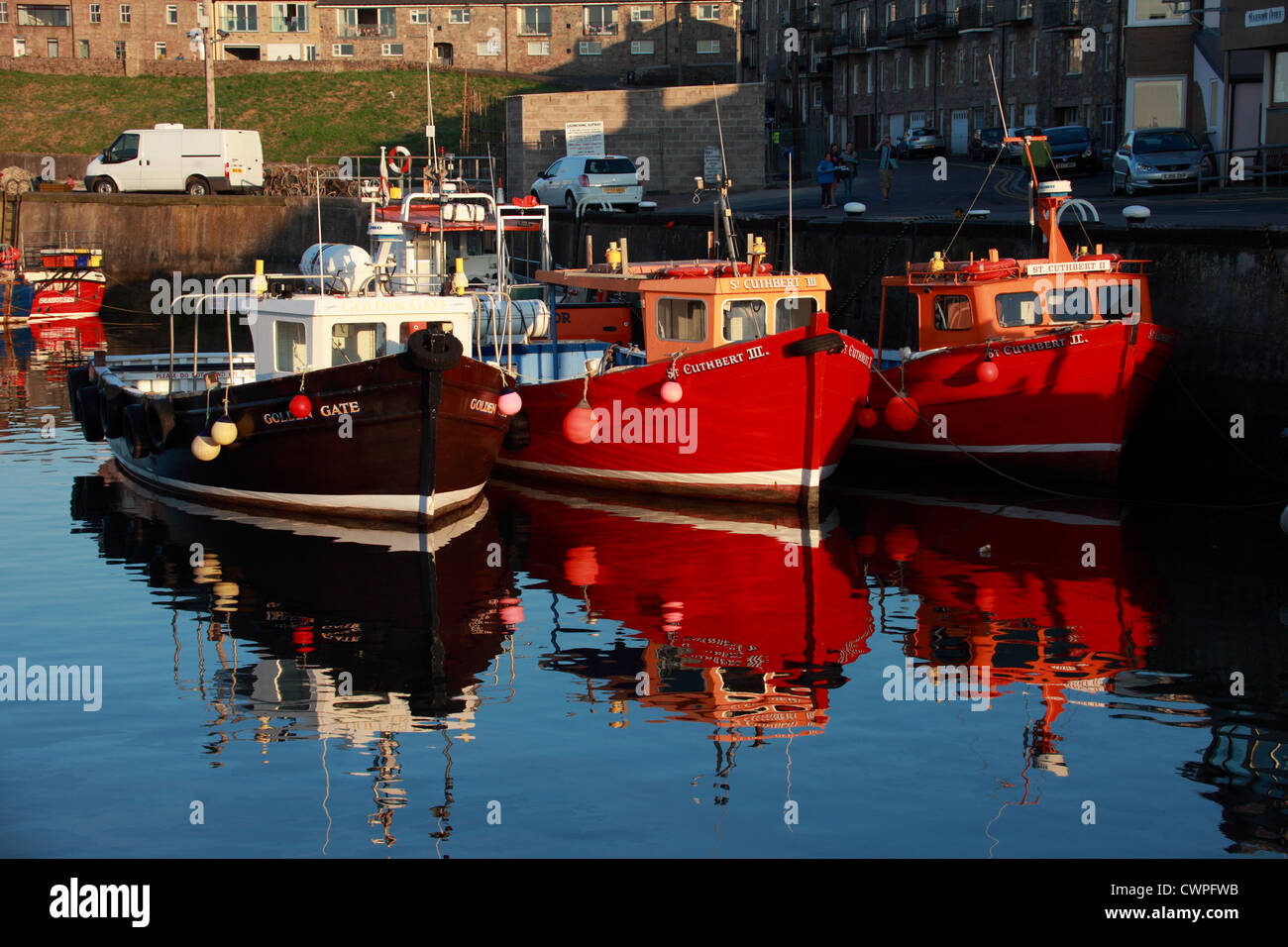 Seahouses fishing boats hi-res stock photography and images - Alamy