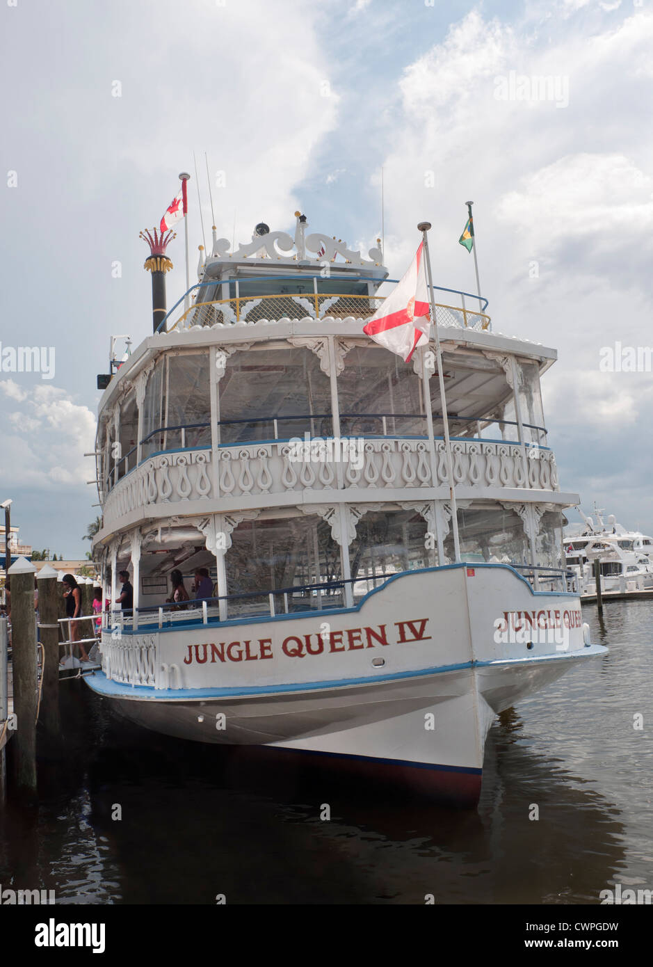 Jungle cruise hi-res stock photography and images - Alamy