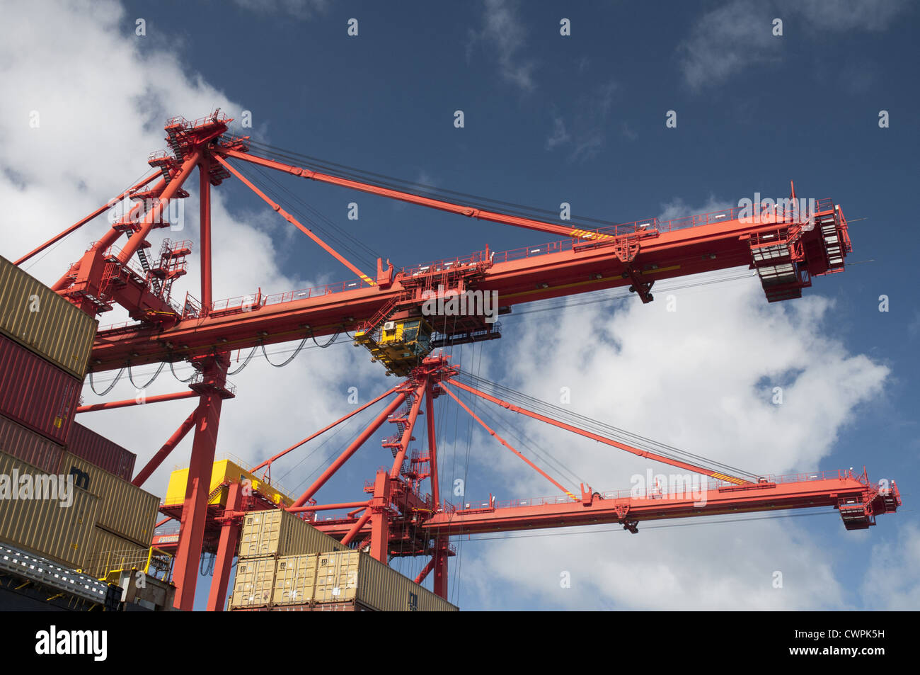 Shipping Containers Gantry Crane Stock Photos & Shipping Containers ...