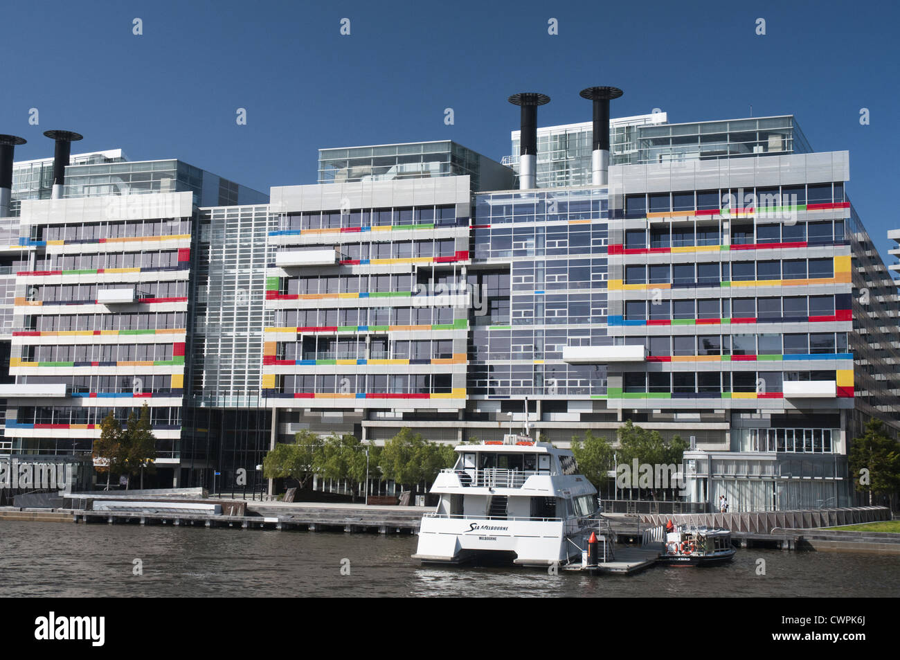 Buildings alongside Victoria Harbour in Melbourne's Docklands Stock ...
