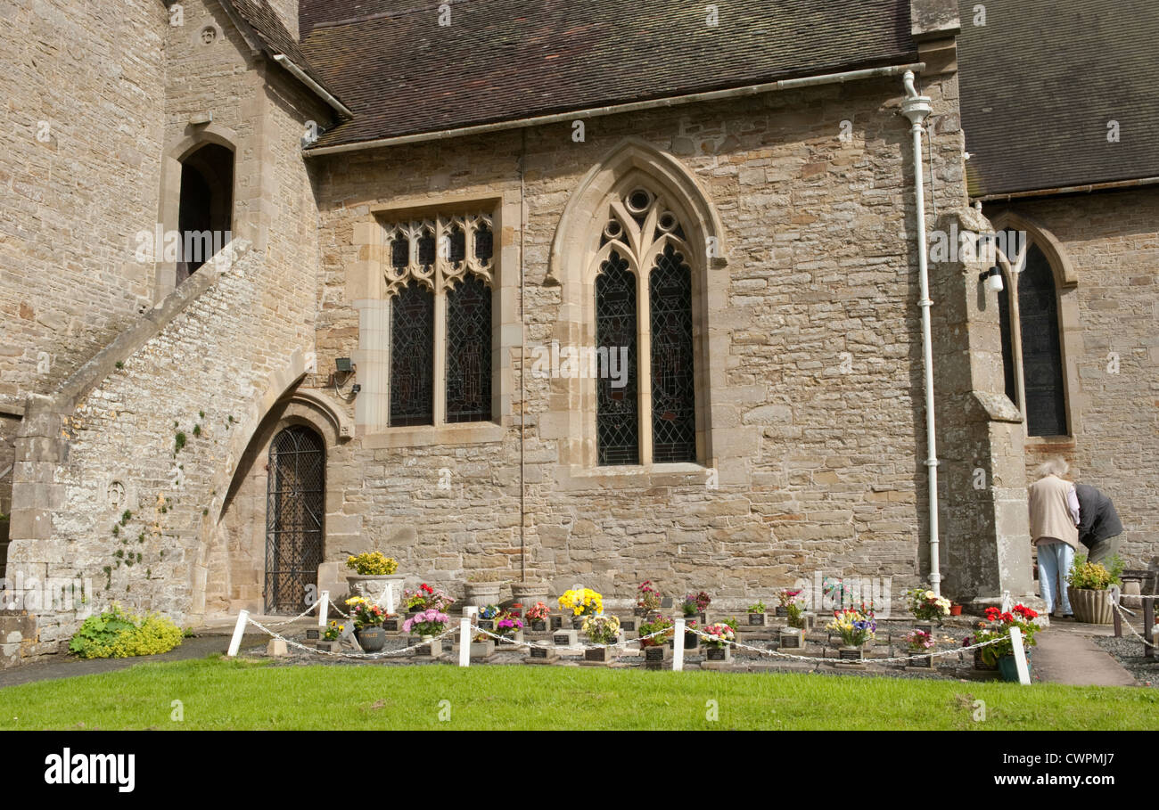 Kington church hi-res stock photography and images - Alamy