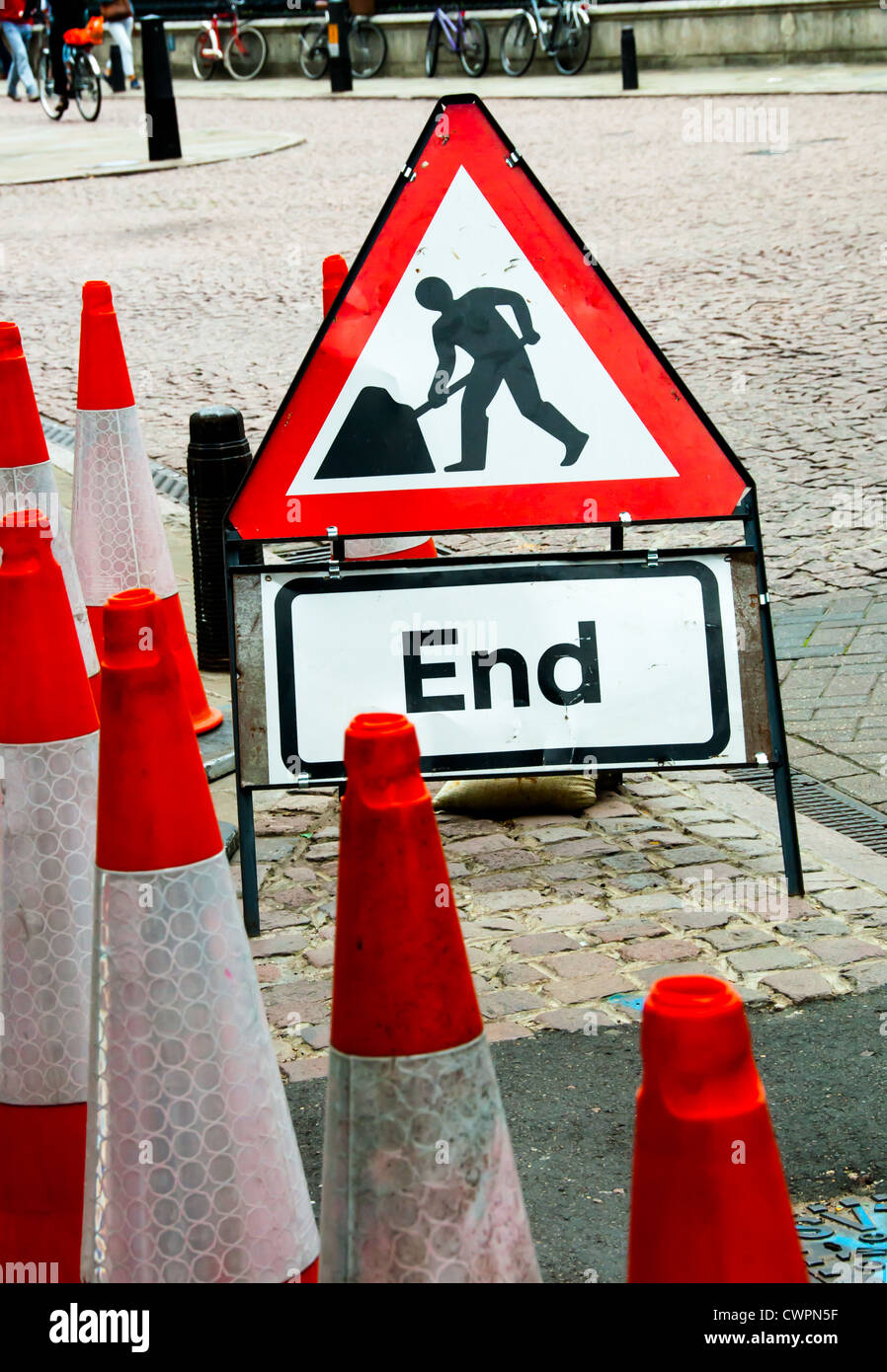 Road ahead dead end hi-res stock photography and images - Alamy