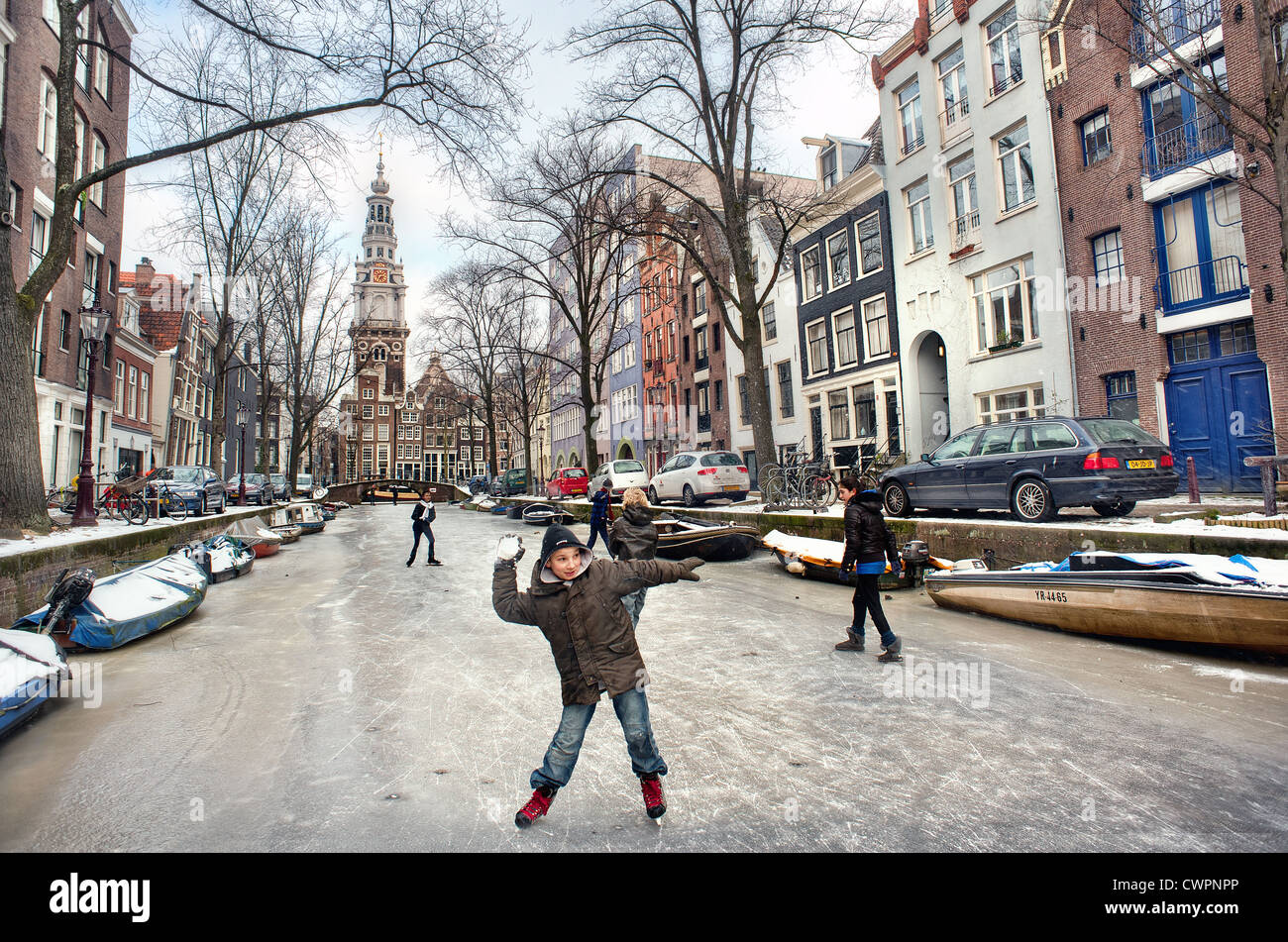 Netherlands amsterdam winter ice skating hi-res stock photography and ...