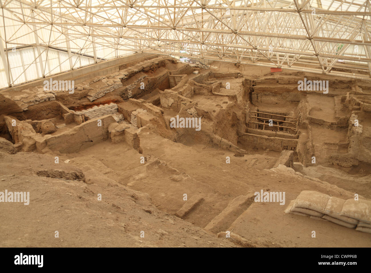 Early Neolithic site of Catalhoyuk under excavation, Konya Plain ...