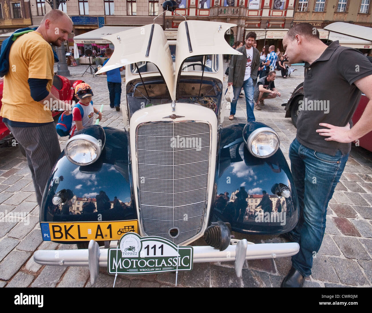 Open top vehicles hi-res stock photography and images - Alamy