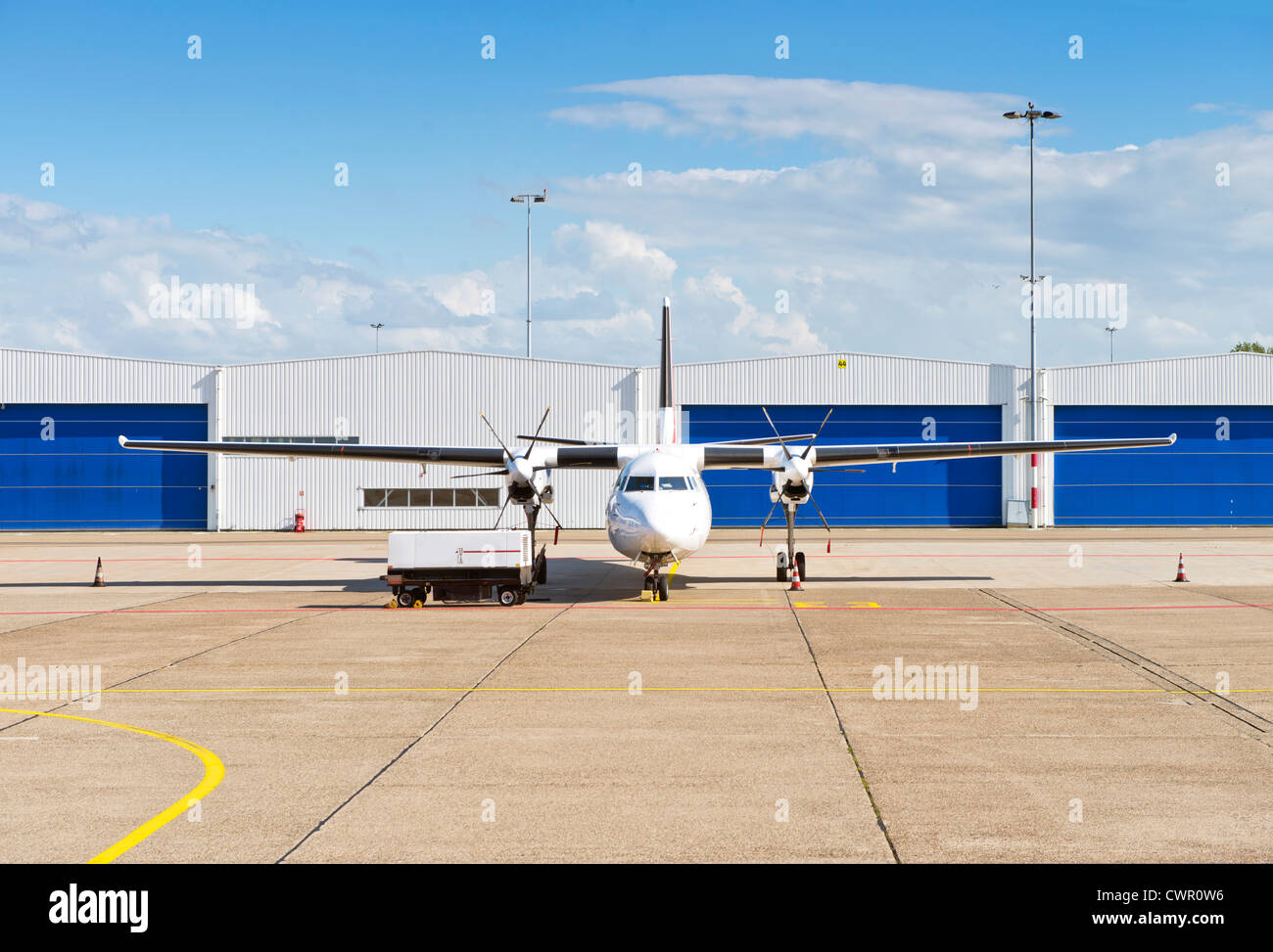 Aircraft maintenance hi-res stock photography and images - Alamy