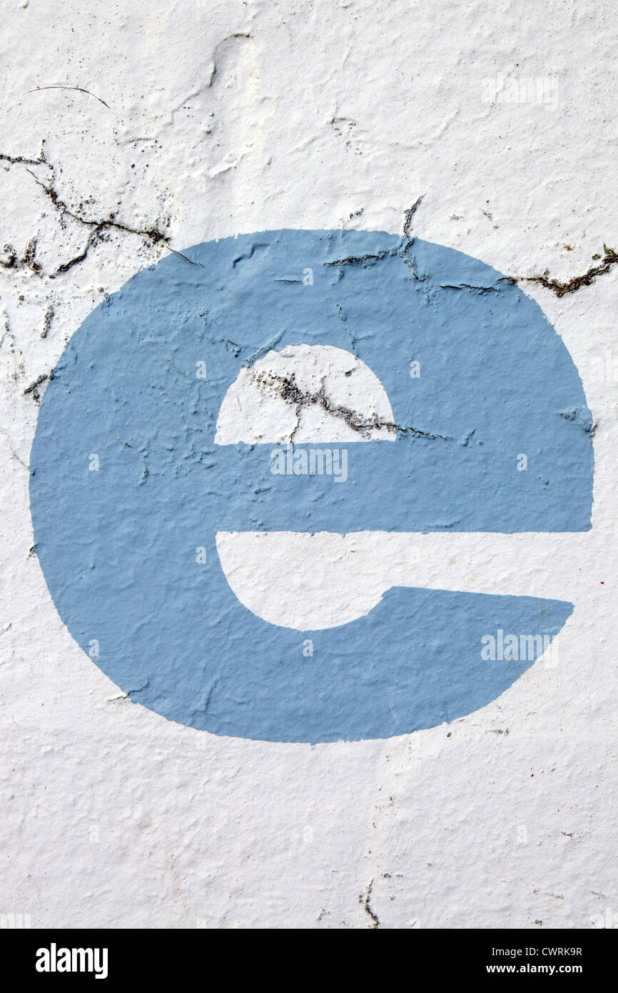 Letter e lowercase hi-res stock photography and images - Alamy