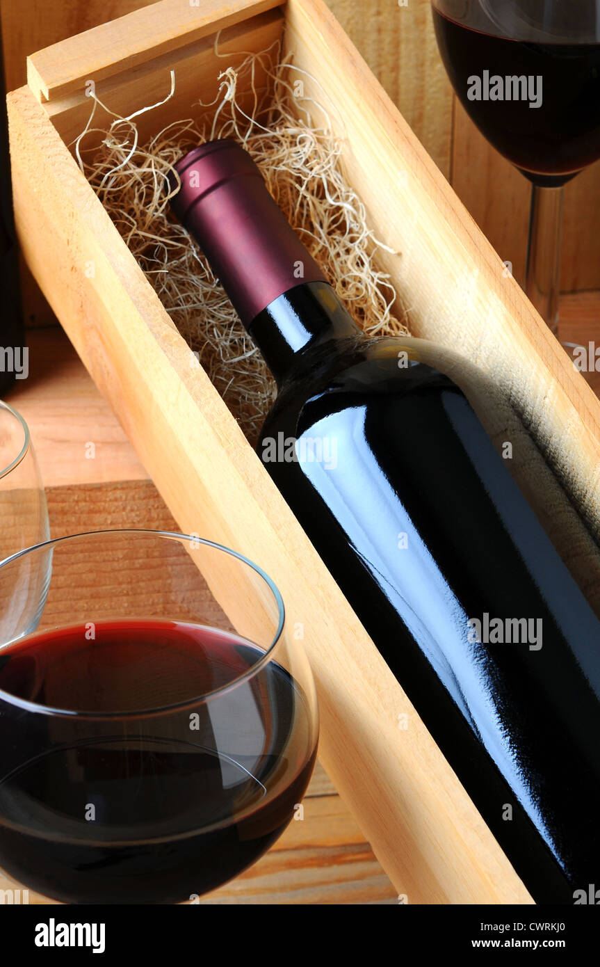 Red case hi-res stock photography and images - Alamy