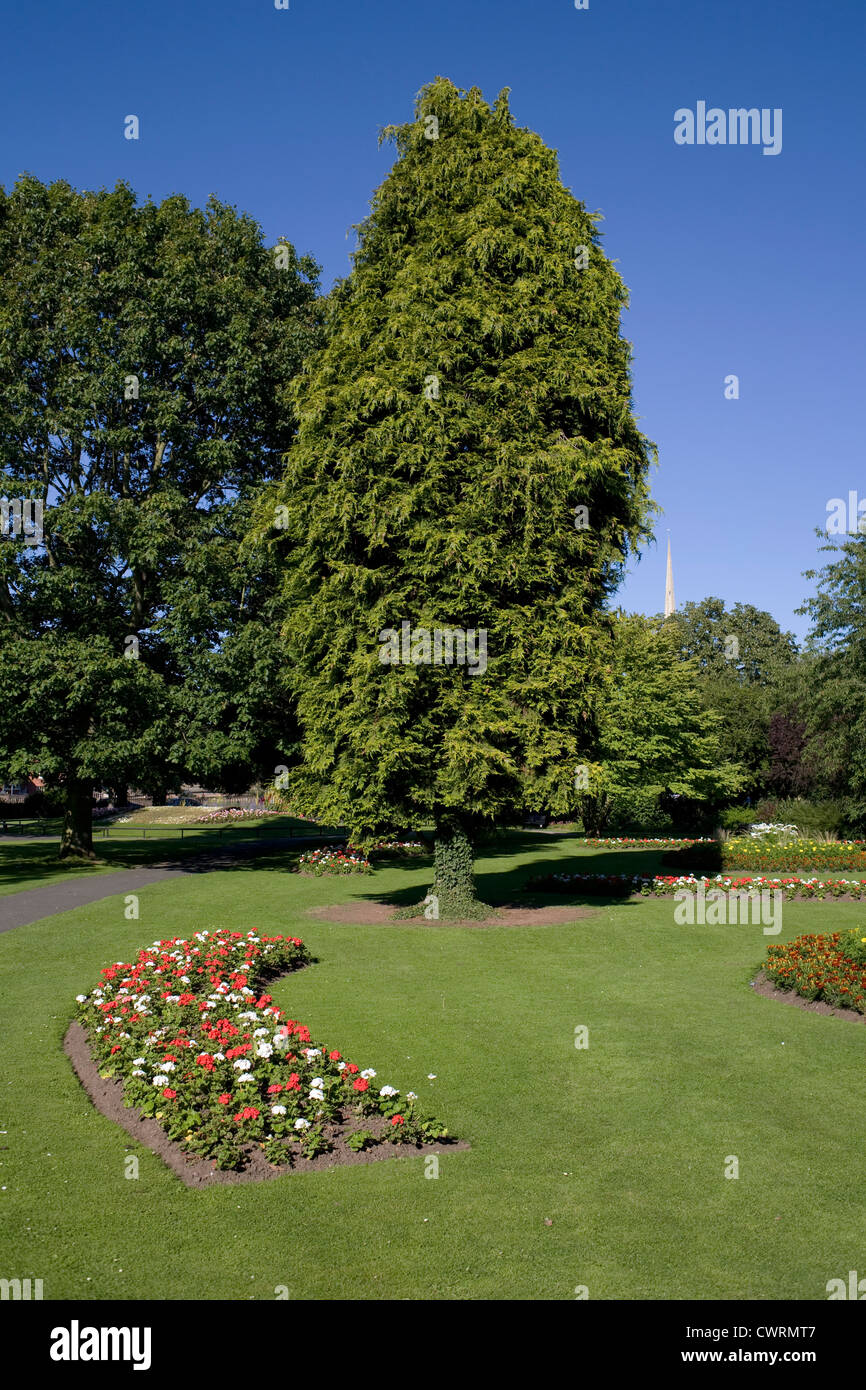 Cripplegate Park, Worcester with distinctive landmark of Glover's ...