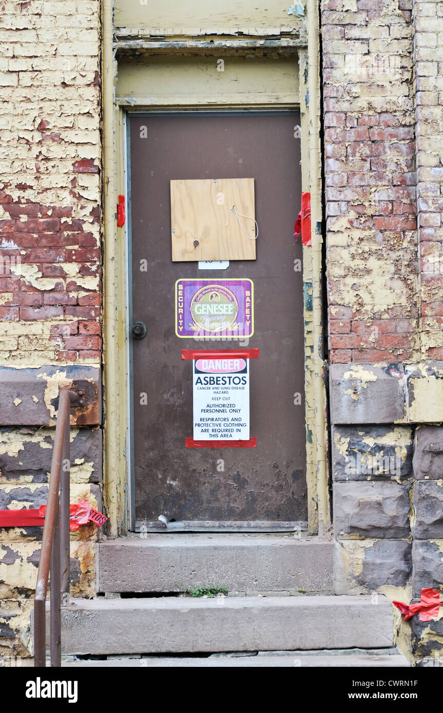 Asbestos hazard hi-res stock photography and images - Alamy