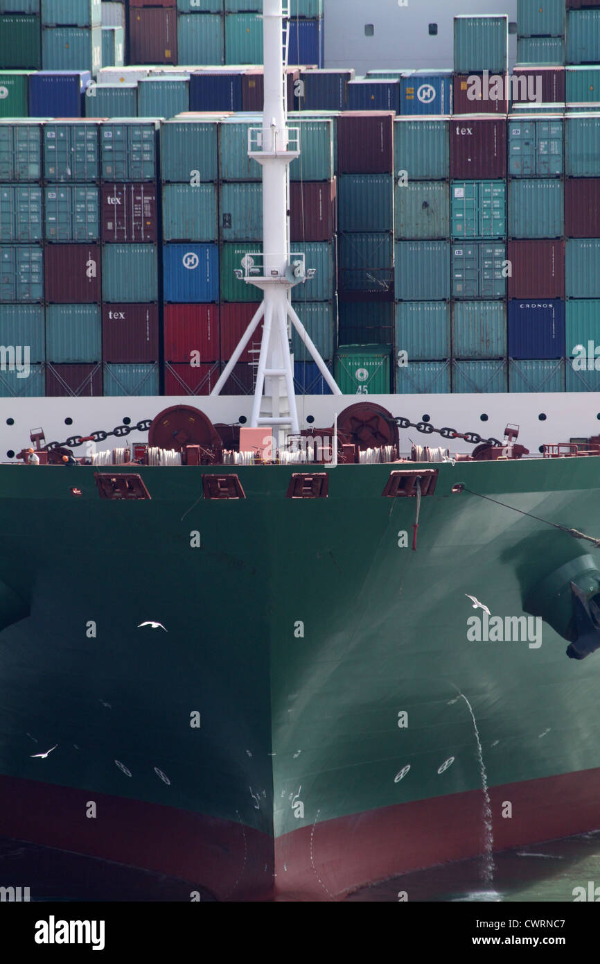 CSCL Mars, a 155467 dwt, 14,074 TEU, 2011-built Chinese containership ...