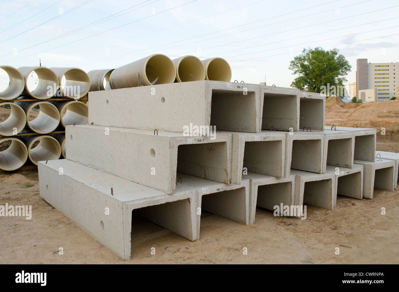 Materials used in road hi-res stock photography and images - Alamy