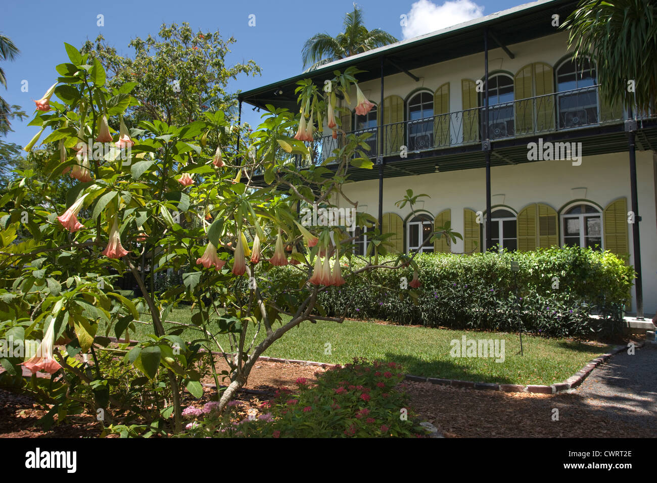 GARDEN ERNEST HEMINGWAY HOME MUSEUM (©ASA TIFT 1851) KEY WEST OLD TOWN ...