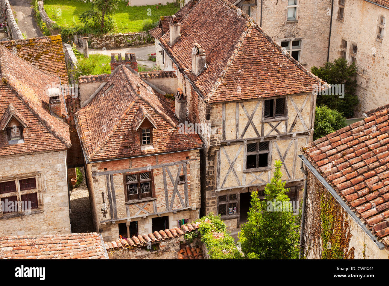 Half-Timbered buildings in medieval Saint-Cirq-Lapopie, Midi-Pyreness ...