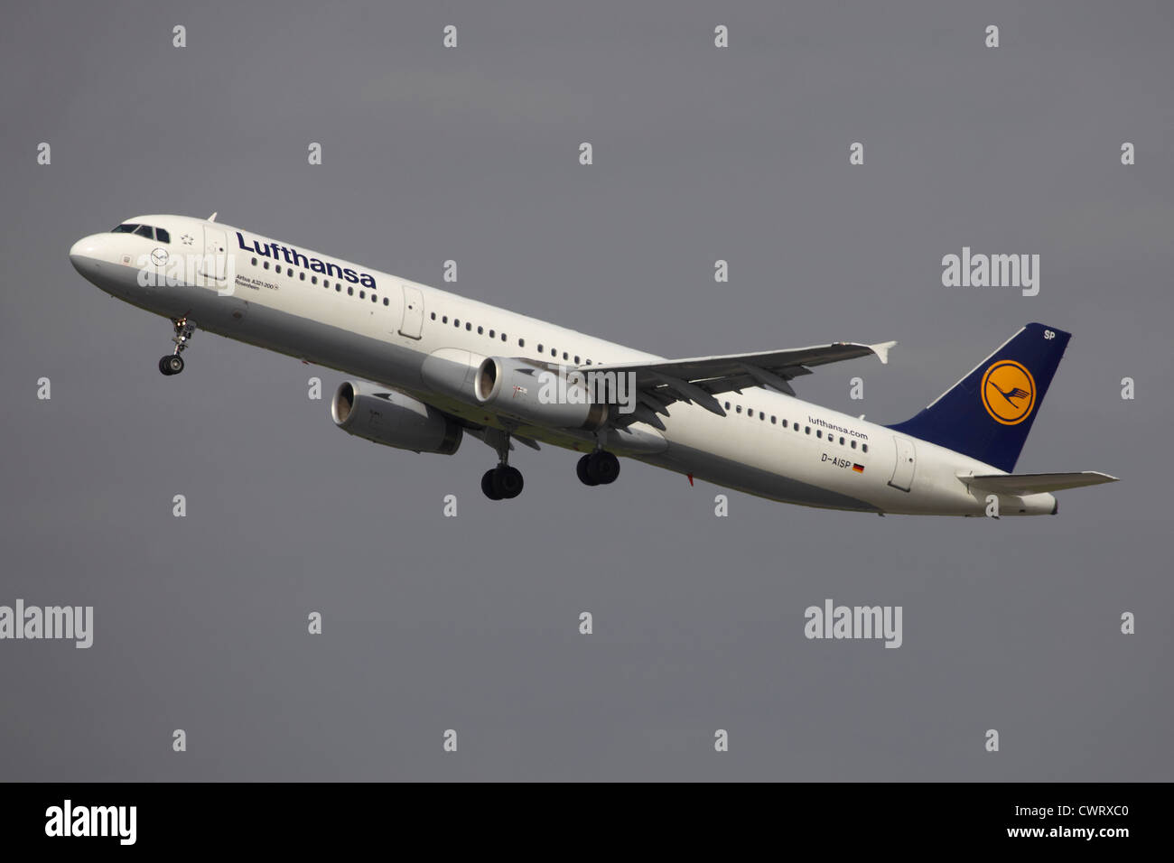 Lufthansa Airbus A321 take off at Manchester Airport Stock Photo - Alamy